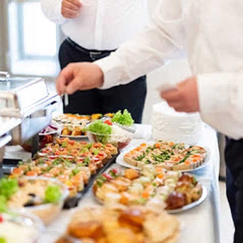 Apéro riche: Eine moderne, reichhaltige Art des Apéros